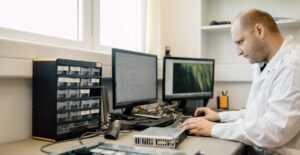 5 Best Electronic Tool Kit for Technicians in 2023 - Clever Handymen