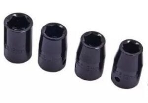 How to Put a Socket on an Impact Wrench - Clever Handymen